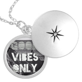 コンパスネックレス-ペンダント │ Zazzle.co.jp